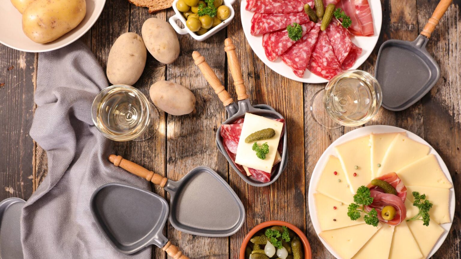 Le guide ultime pour une raclette parfaite entre amisAimer-la-cuisine.fr